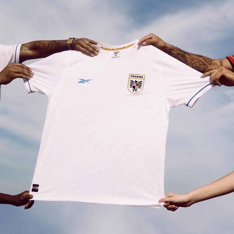 Reebok marque son retour avec les nouveaux maillots du Panama