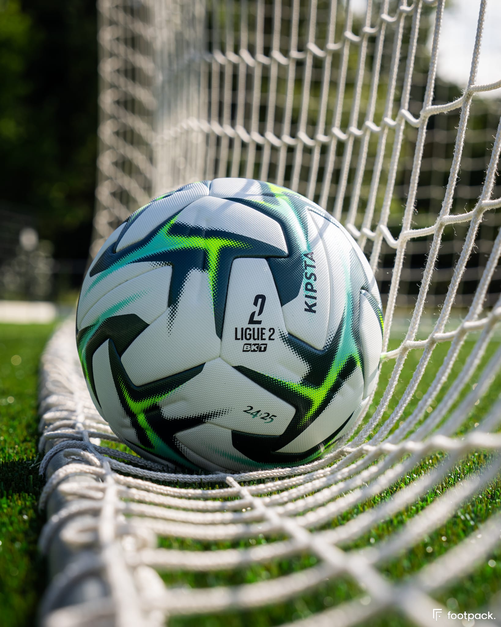 Kipsta présente les nouveaux ballons de la Ligue 1 et Ligue 2 24/25