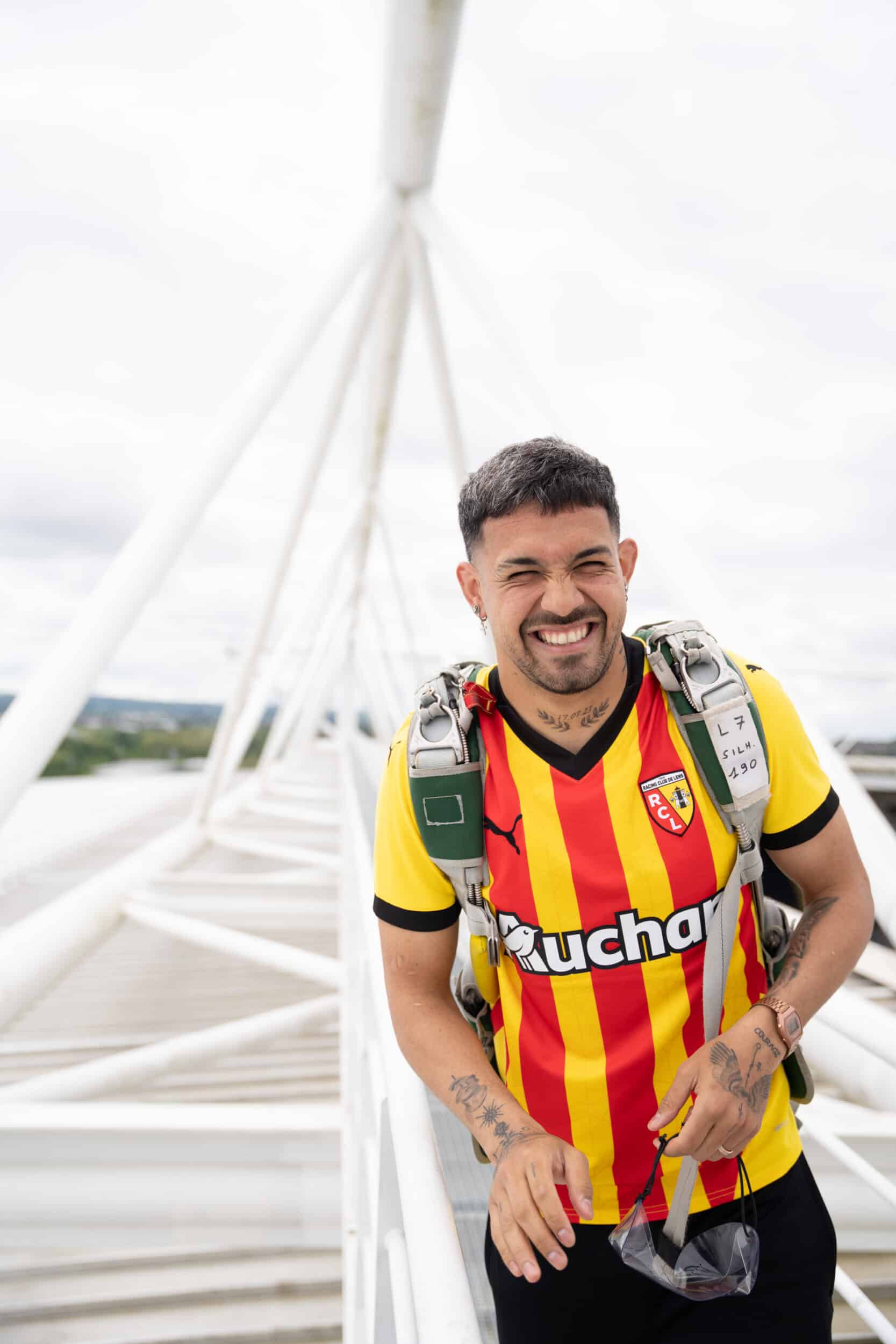 Maillot Lens : PUMA redonne vie aux rayures sur le maillot 24/25