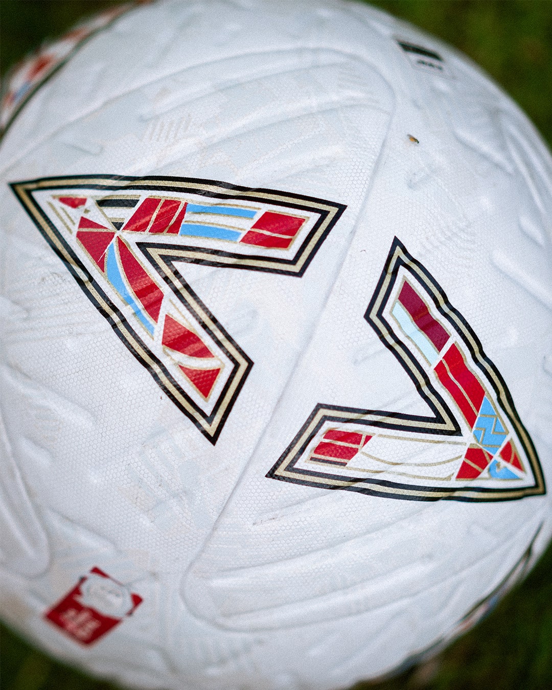Un nouveau ballon Mitre pour le Community Shield 2024