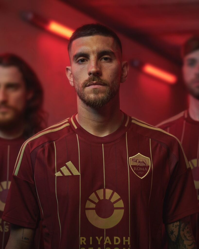 AS Roma : un maillot en hommage à l'ancien stade