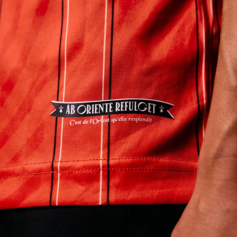 Des détails subtiles sur le maillot domicile 2024-2025 de Lorient