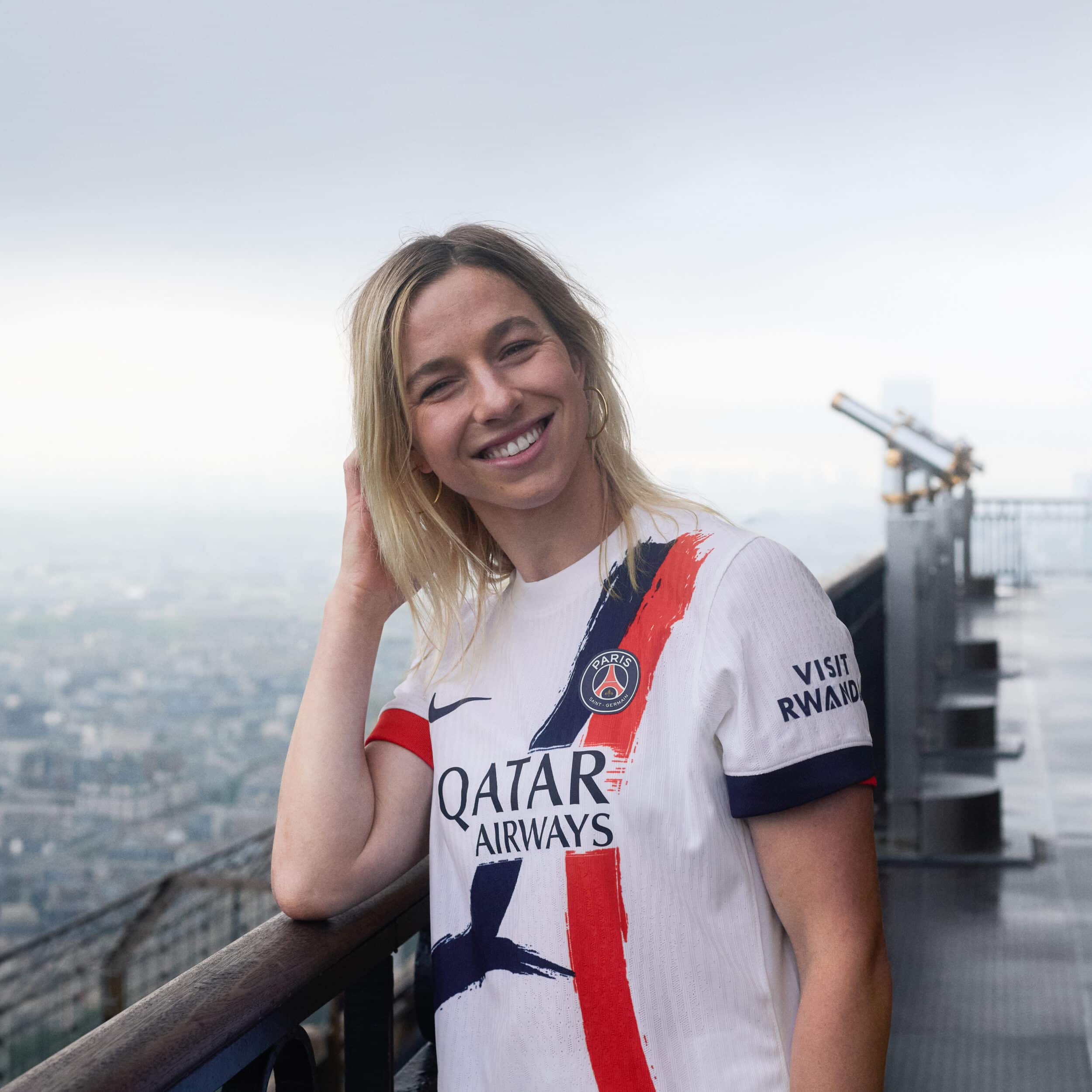 Maillot PSG : la Tour Eiffel sur la tenue extérieure 2024/25