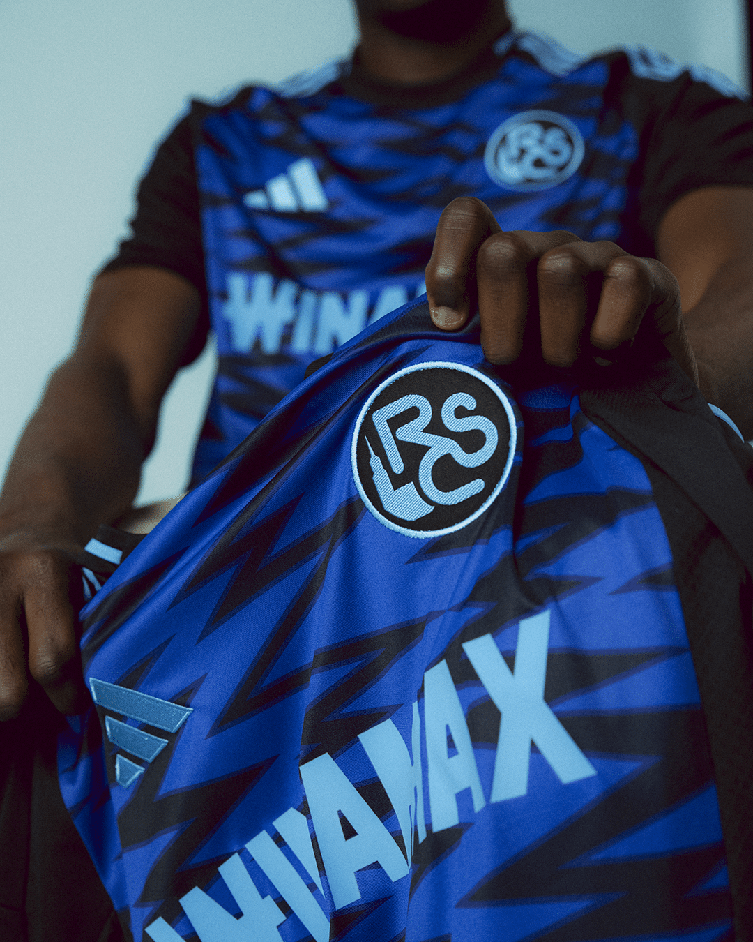 Strasbourg : un maillot third inspiré des années 90