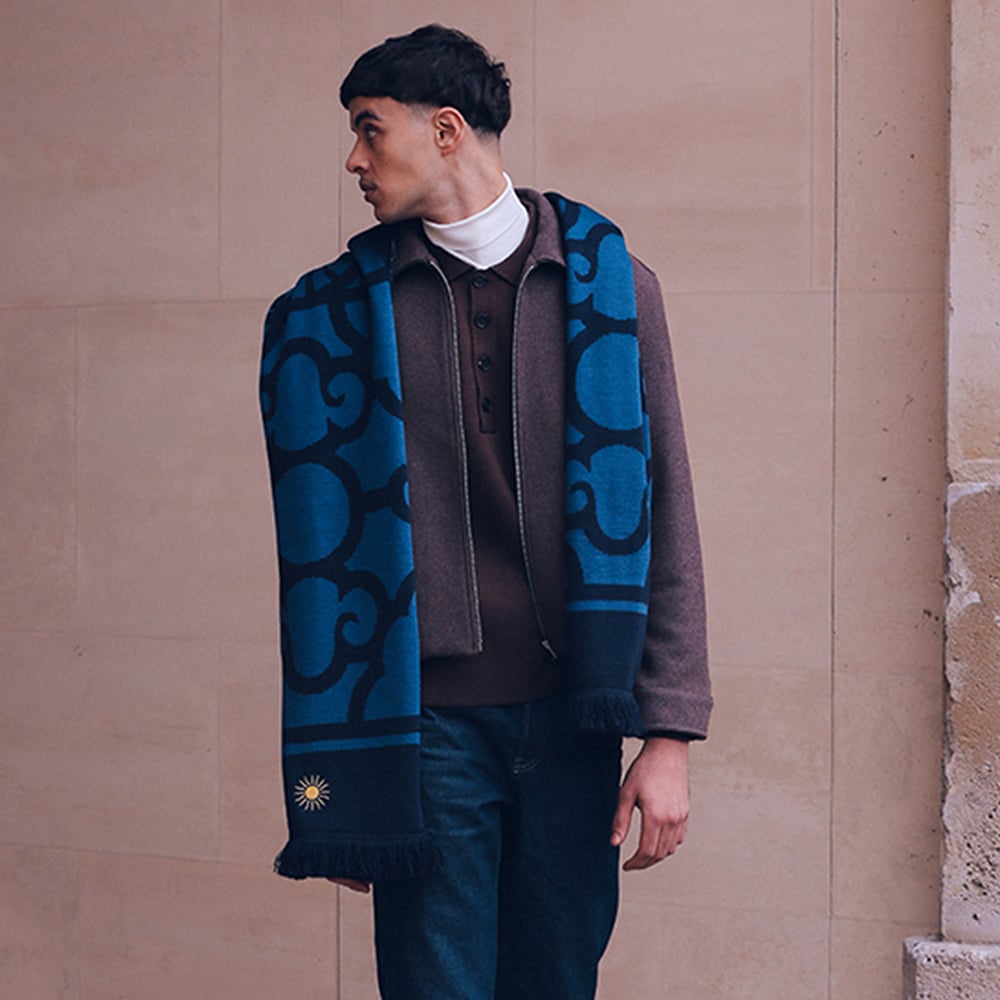 Des écharpes XXL en collaboration avec le FC Versailles