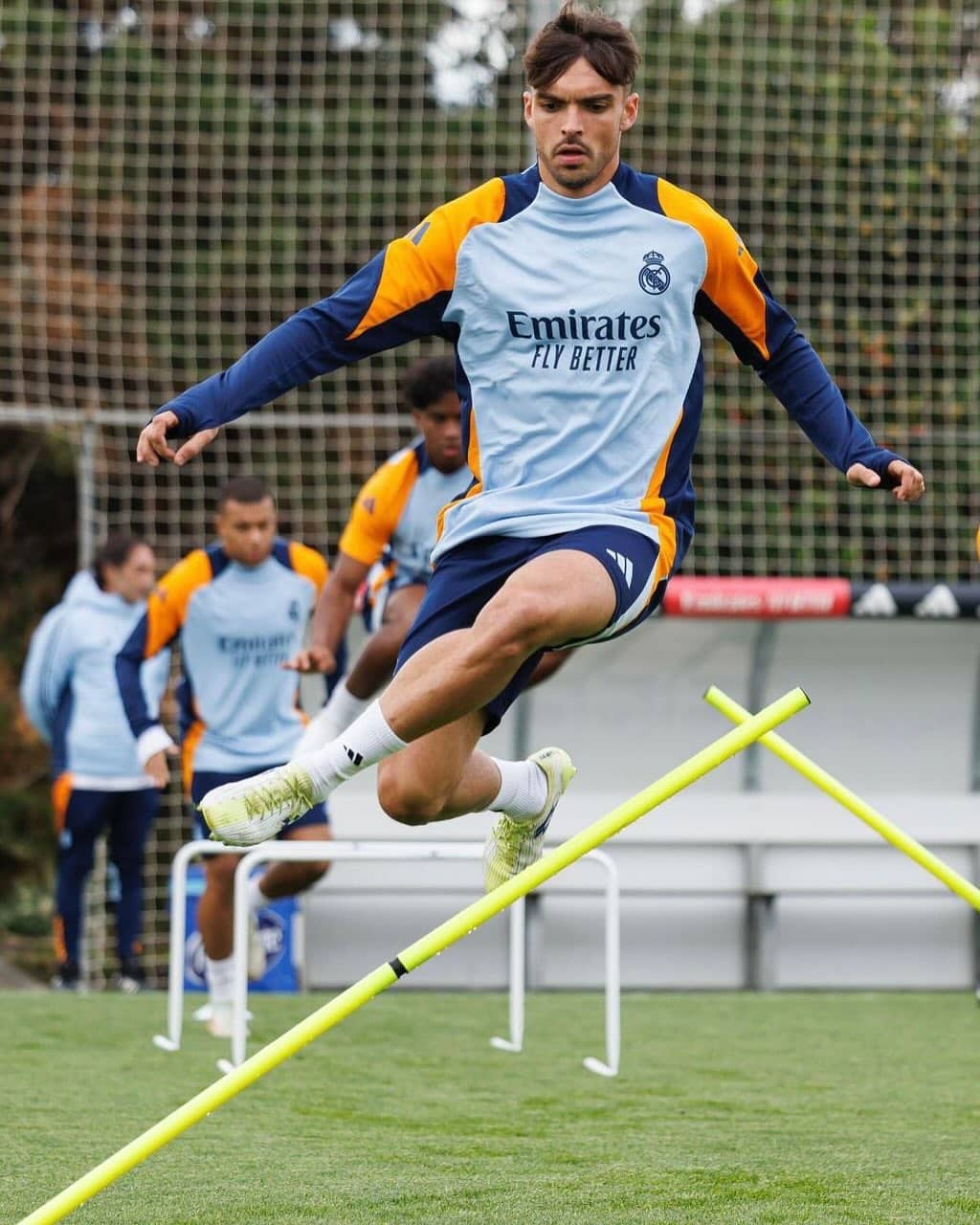 Ce joueur du Real Madrid qui porte des chaussures de foot Lotto