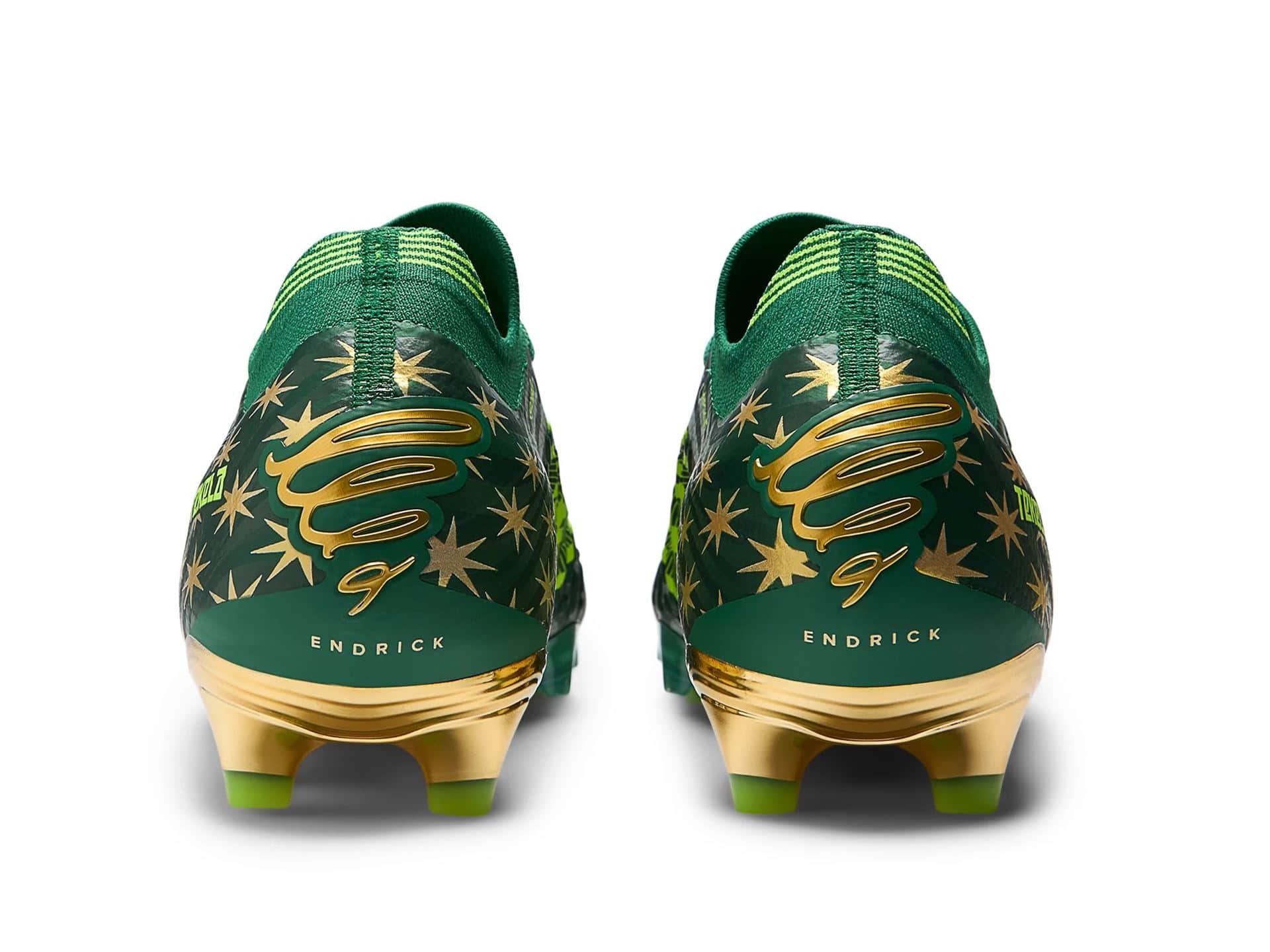 Endrick reçoit de nouveaux crampons exclusifs par New Balance