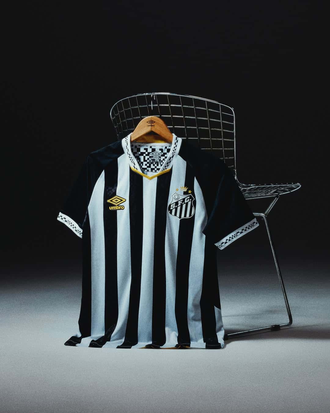 Le Santos de Neymar dévoile son maillot extérieur