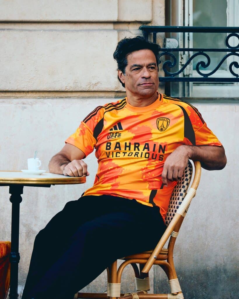 Ninho signe le nouveau maillot du Paris FC