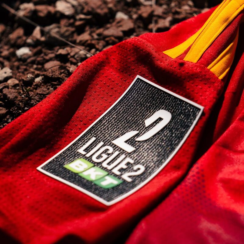 Les maillots de Ligue 2 2025-2026, club par club