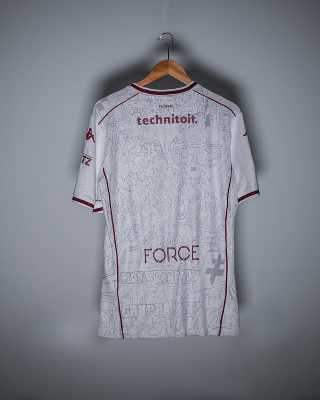 Les groupes de supporters sur le nouveau maillot de Metz