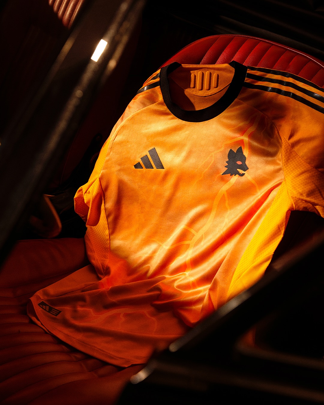 Le maillot 2025-2026 de la Roma rend hommage au Dieu Mars