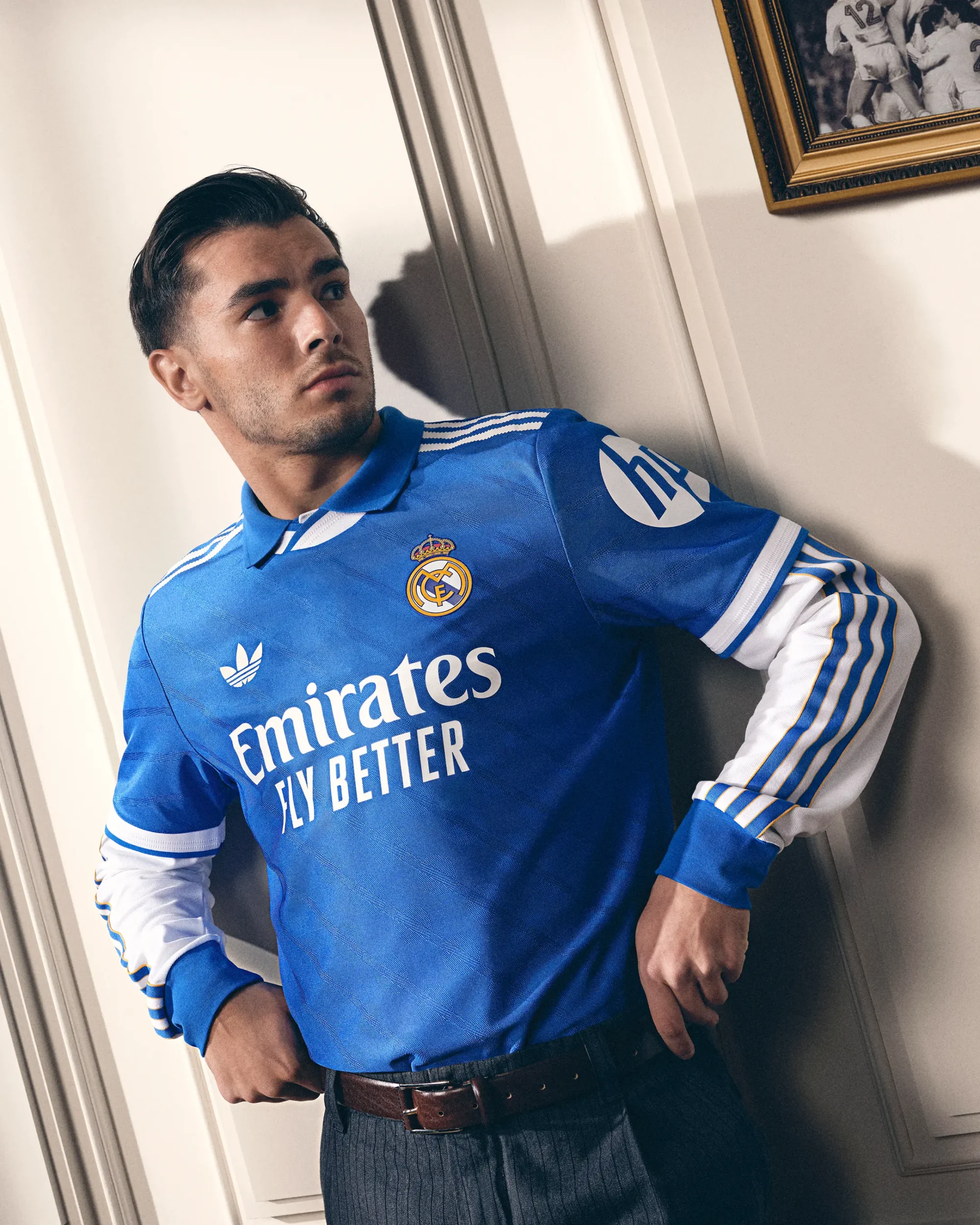 Du bleu sur le nouveau maillot third du Real Madrid 2025-2026