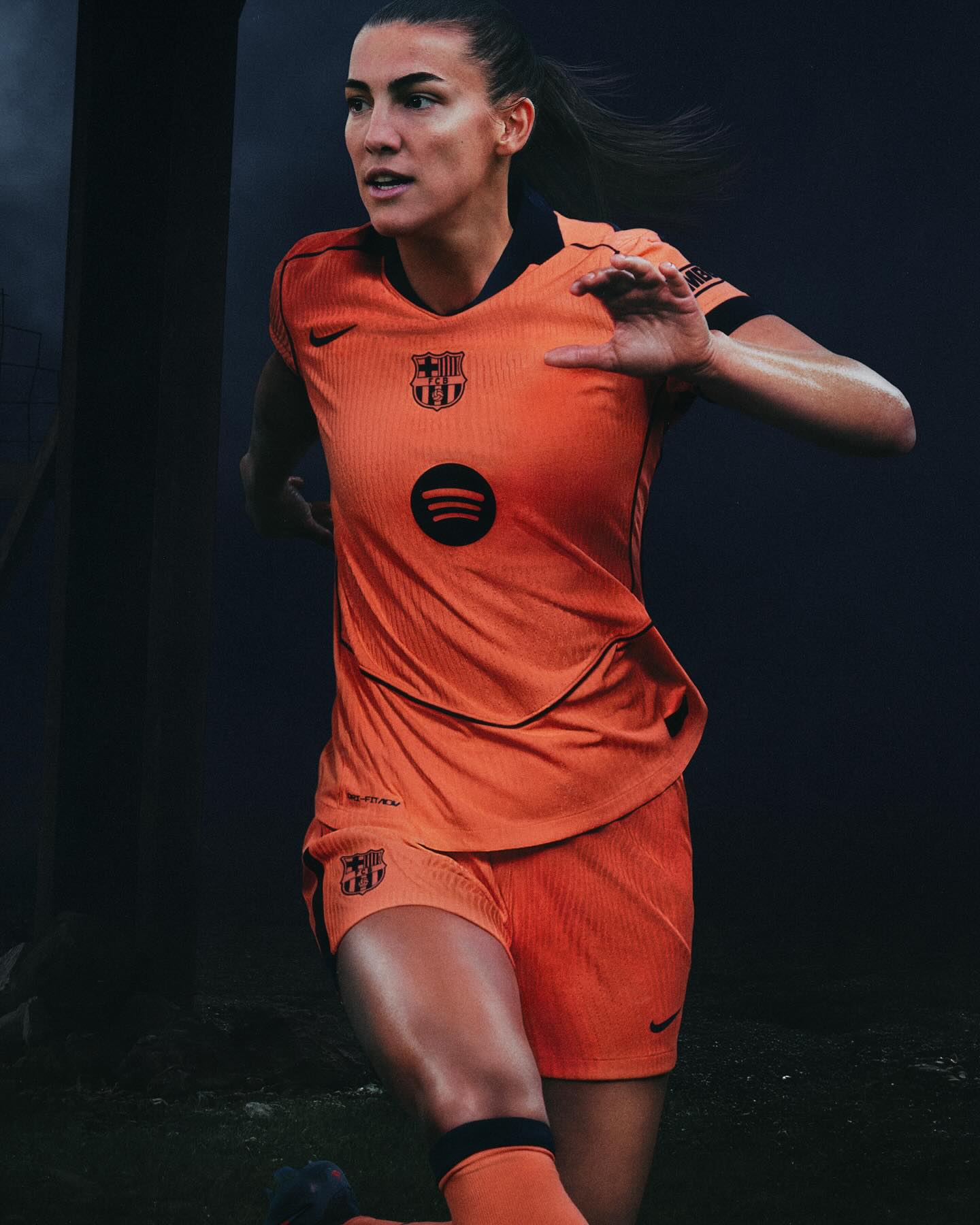 Un maillot third Total 90 orange pour le FC Barcelone