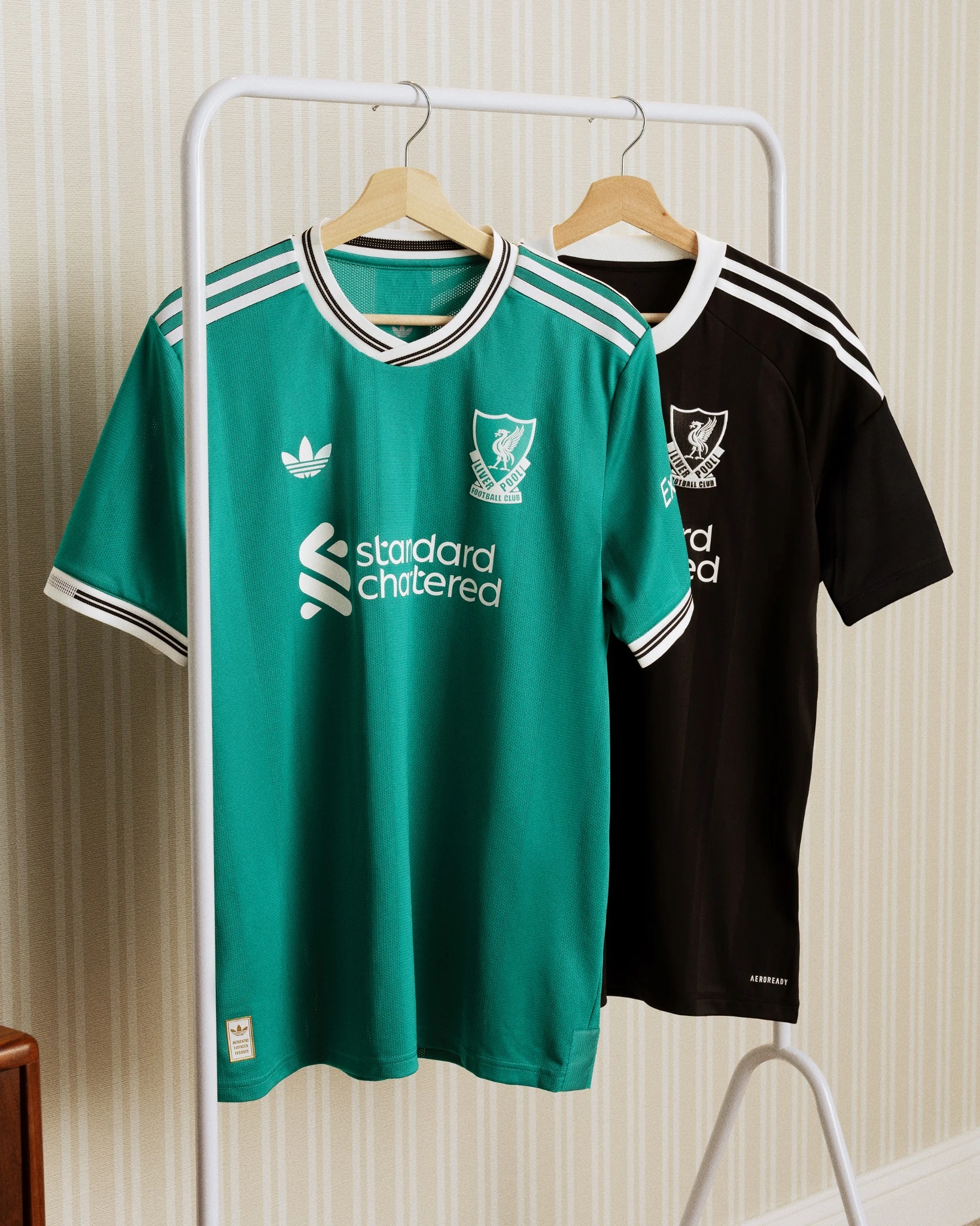 Le vert fait son retour sur le maillot third de Liverpool 2025-2026