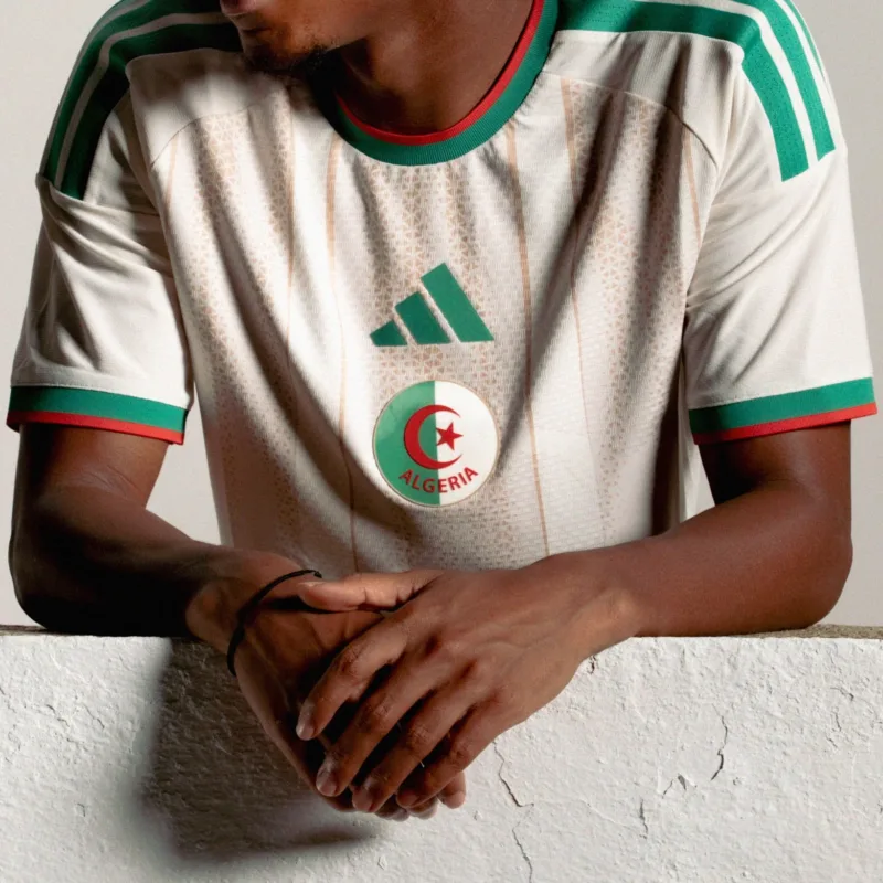 Maillot Algérie 2026 : adidas dévoile une tenue inspirée du zellige