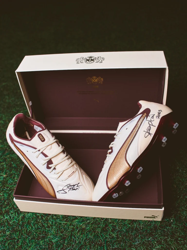 PUMA King : Xavi Simons dévoile la nouvelle King 20