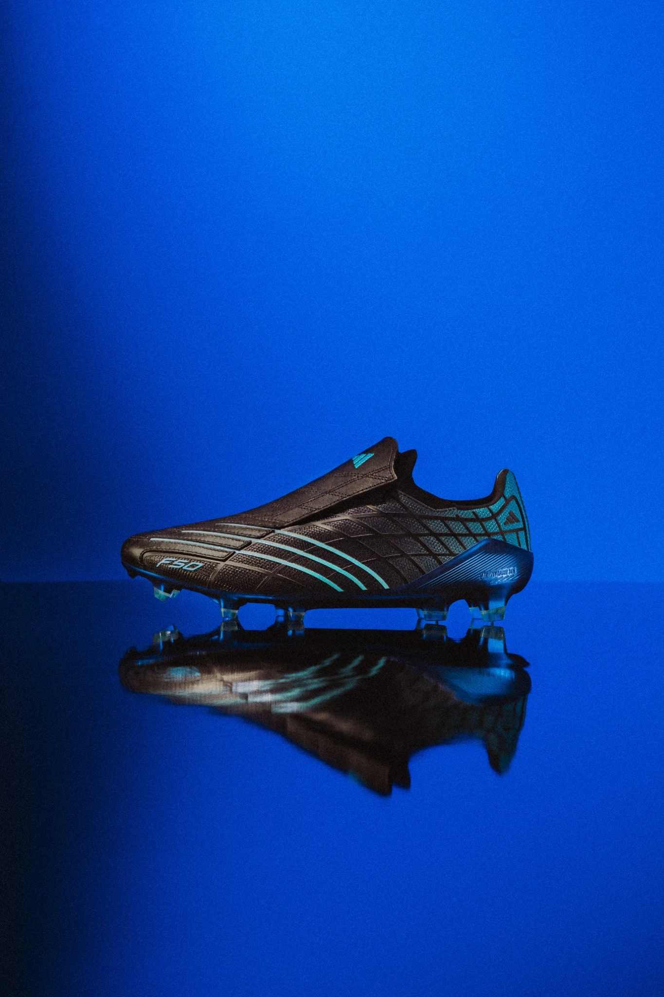 F50 Spider : adidas revisite un classique des années 2000