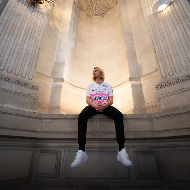 Avec l'humoriste Paul Mirabel, Montpellier lance un maillot collector