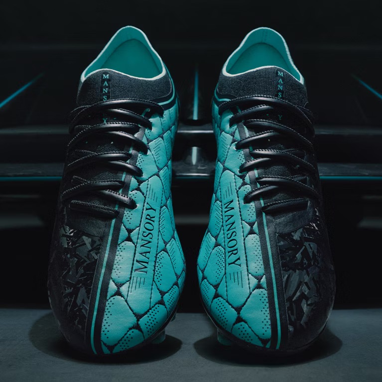 Under Armour x Mansory : les crampons d'Hakimi et Rüdiger